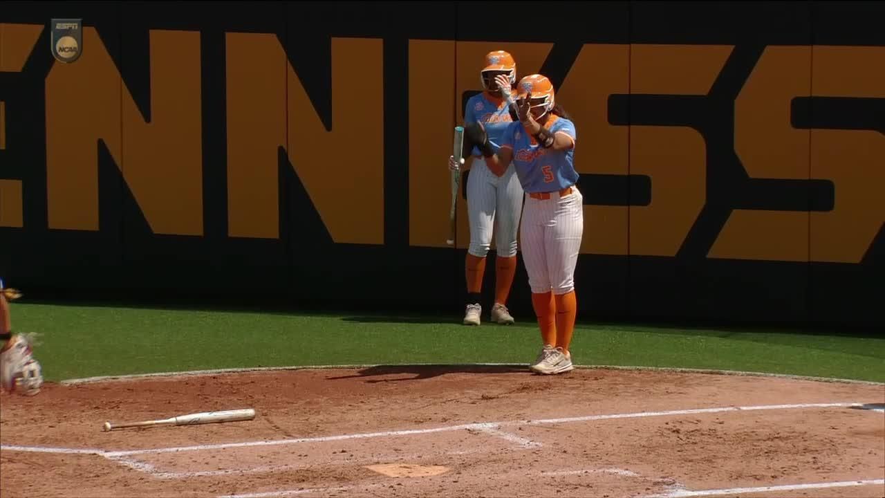 Laura Mealer's RBI single ties the score at 1 - ESPN Video