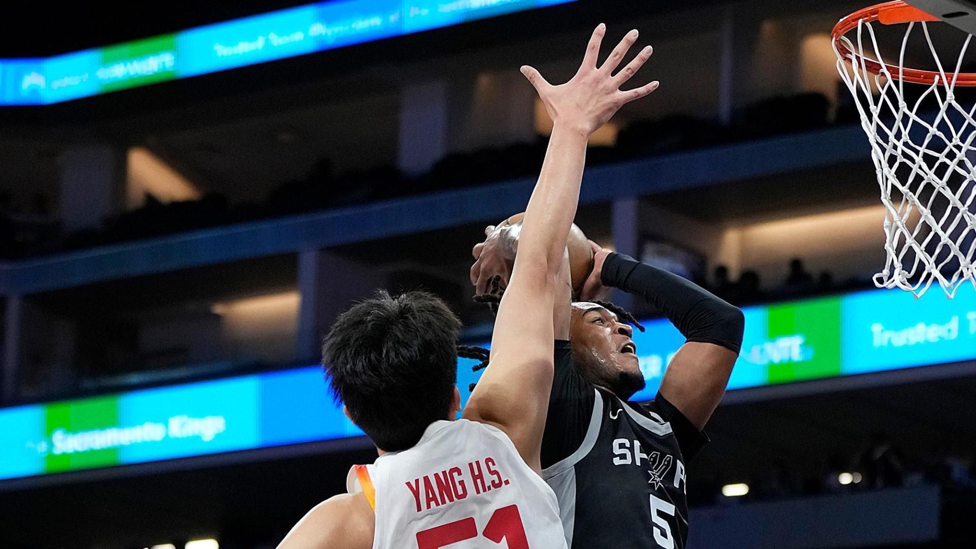 No. 4 pick Stephon Castle throws down ferocious two-hand jam - ESPN Video