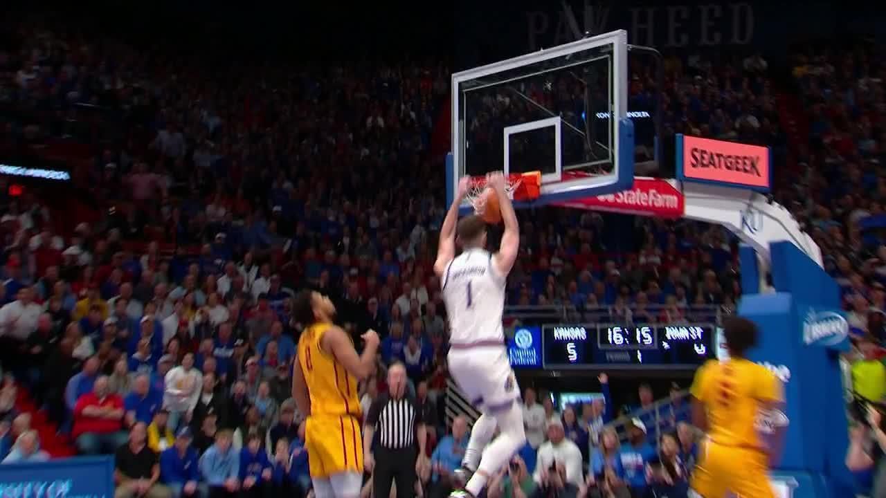 Hunter Dickinson drops in a powerful dunk for Kansas - ESPN Video