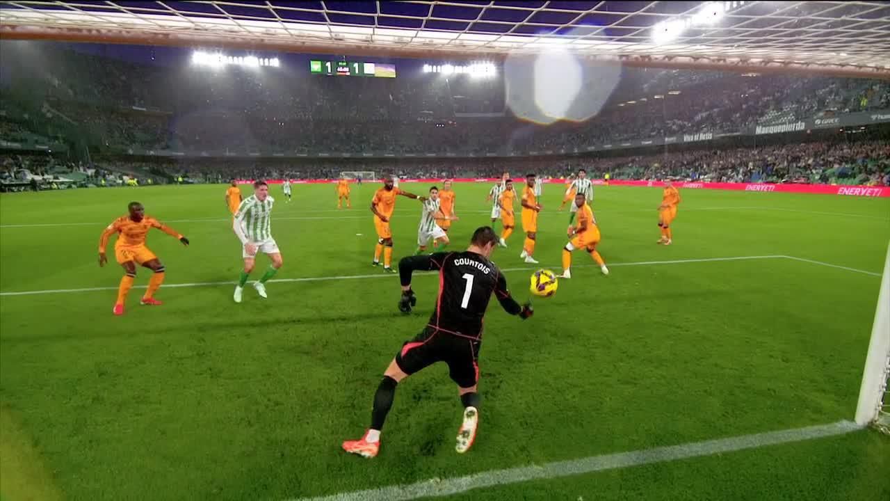 Thibaut Courtois shows off elite reflexes on diving save - ESPN Video
