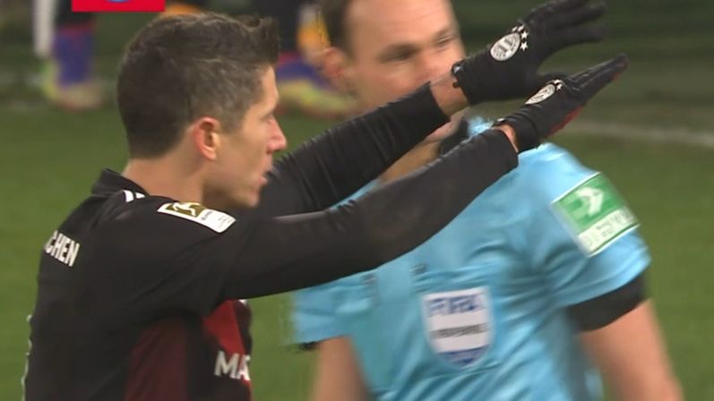 Lewandowski prods Bayern level at Union Berlin - ESPN Video