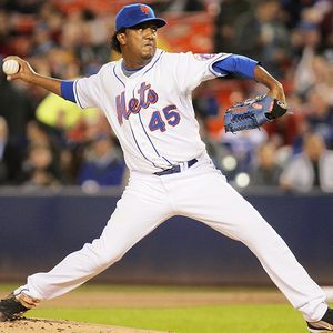 Pedro Martinez entertaining on his first day with Philadelphia Phillies