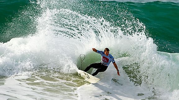 Luke Munroe leads charge in Round 2 of Quiksilver Pro France - ESPN