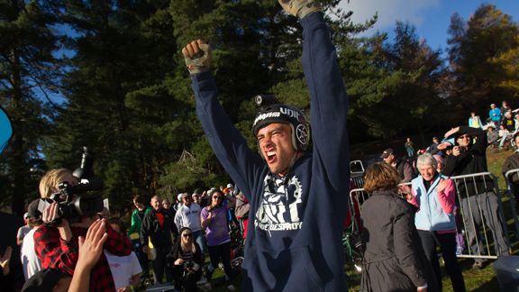 New Zealand's Jed Mildon lands the world's first triple backflip on a BMX bike - ESPN