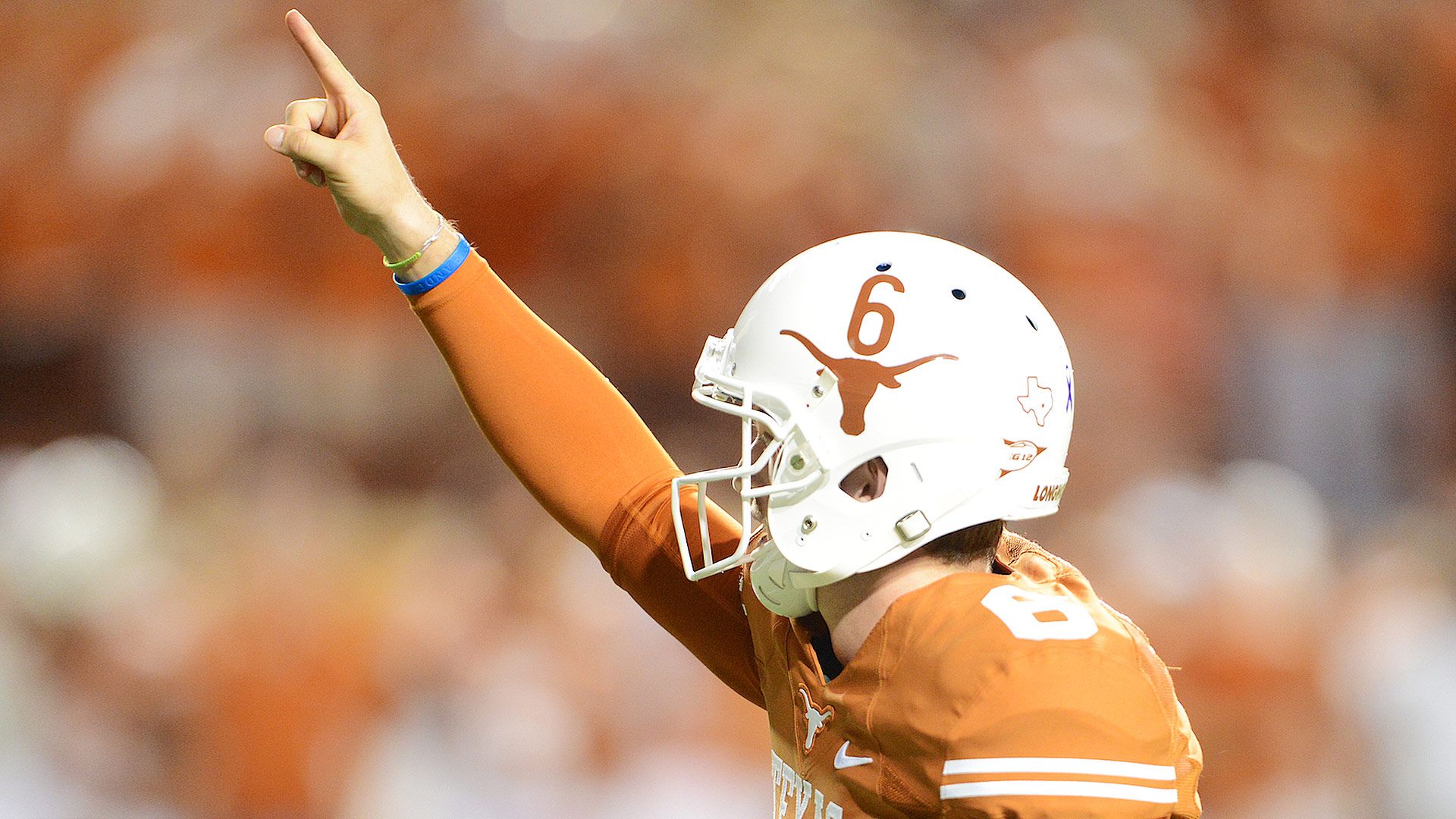 Texas Longhorns keeping us-against-world mentality - ESPN - Texas ...