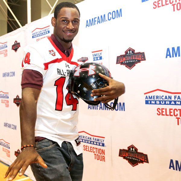 Rashaan Evans being tugged by Alabama Crimson Tide and Auburn Tigers ...