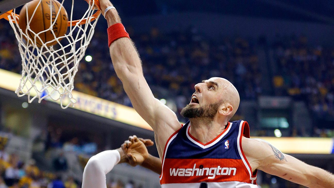 Judging two early deals in free agency, Livingston and Gortat - ESPN