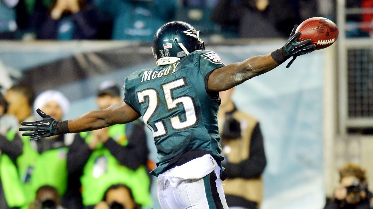 LeSean McCoy, Trent Cole get in scuffle at Philadelphia Eagles' camp - ESPN
