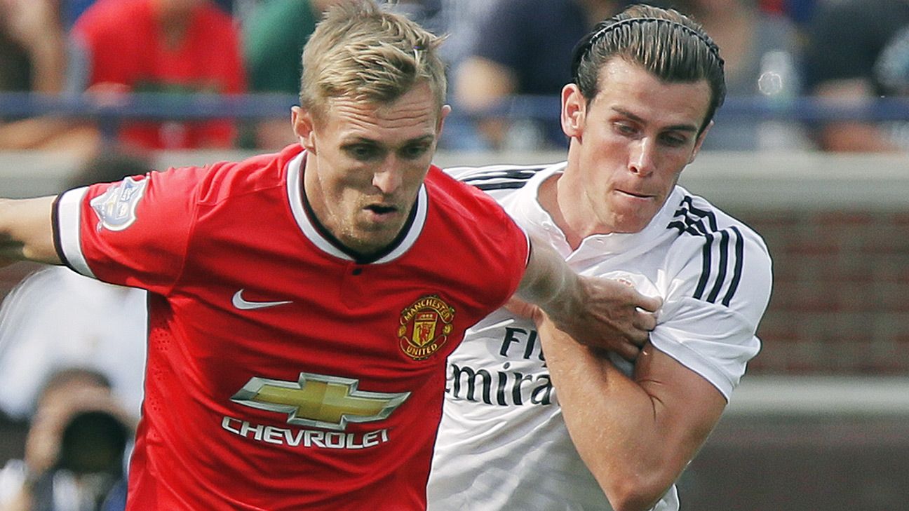 Manchester United have set out to win Premier League, says Darren ...