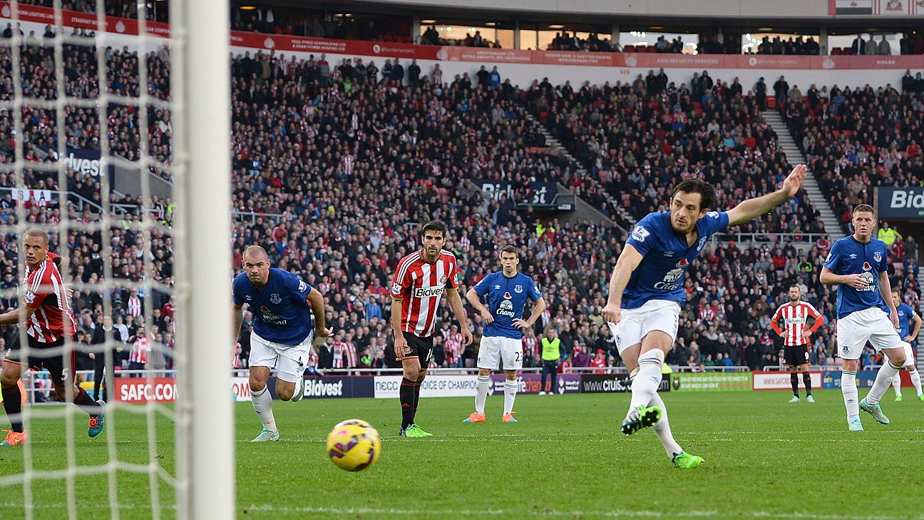 Roberto Martinez Sunderland deserved two red cards Everton Premier ...