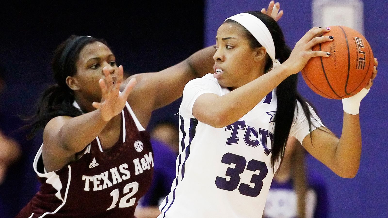 No. 5 Texas A&M holds off TCU 82-71