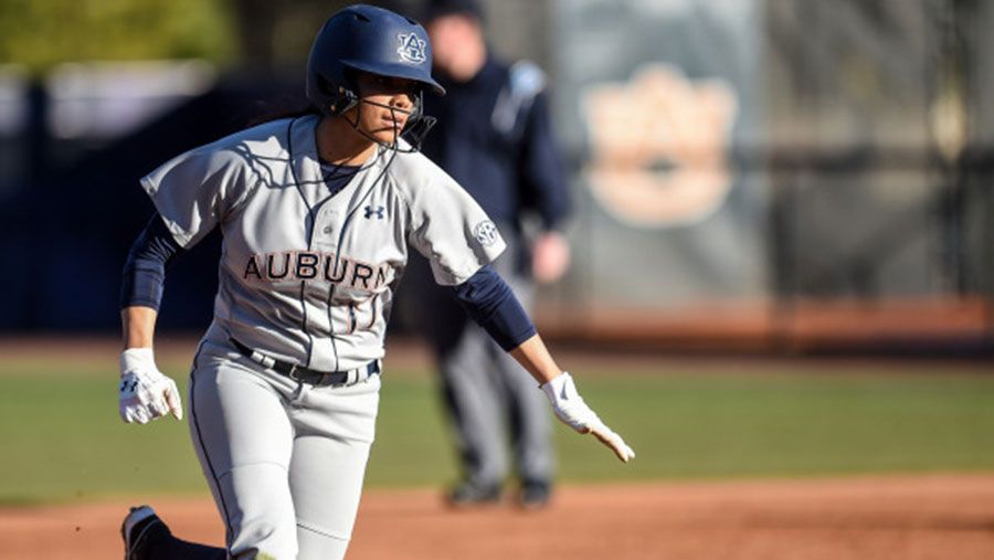 Auburn run-rules Evansville and G. Washington