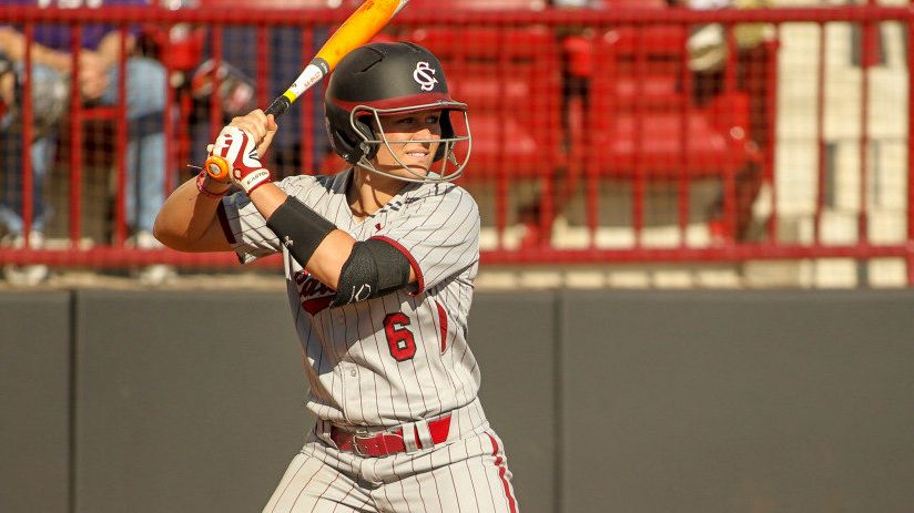 Gamecocks strand 12 in 4-1 loss to UCF