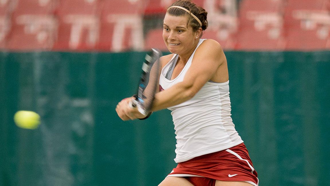 Arkansas upsets No. 25 LSU, 5-2