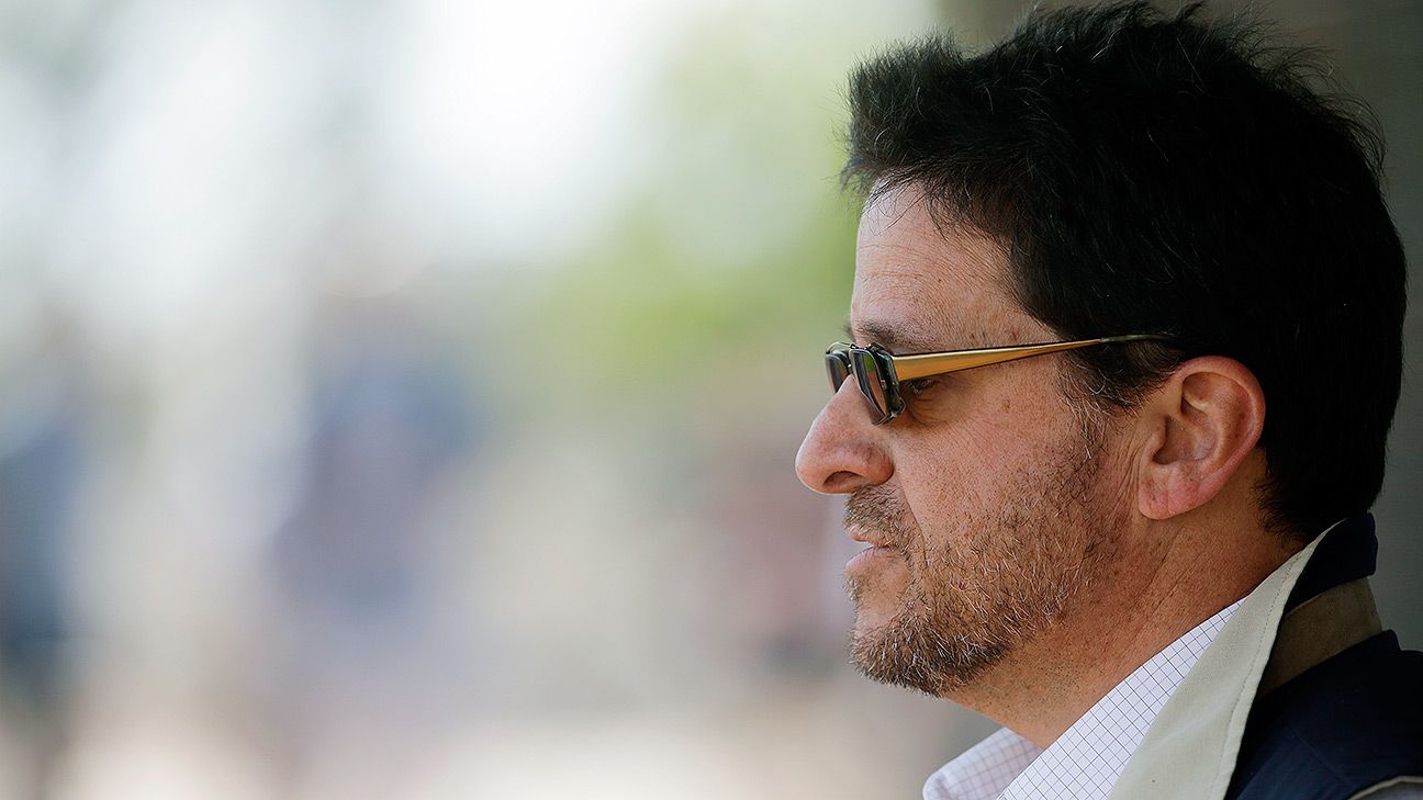 Milwaukee Brewers owner Mark Attanasio supports GM's manager switch - ESPN