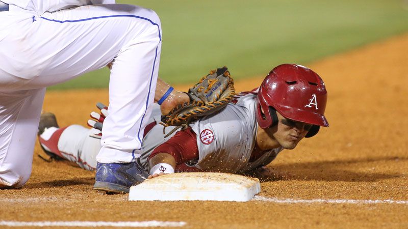 Ninth inning homers secure Razorback win