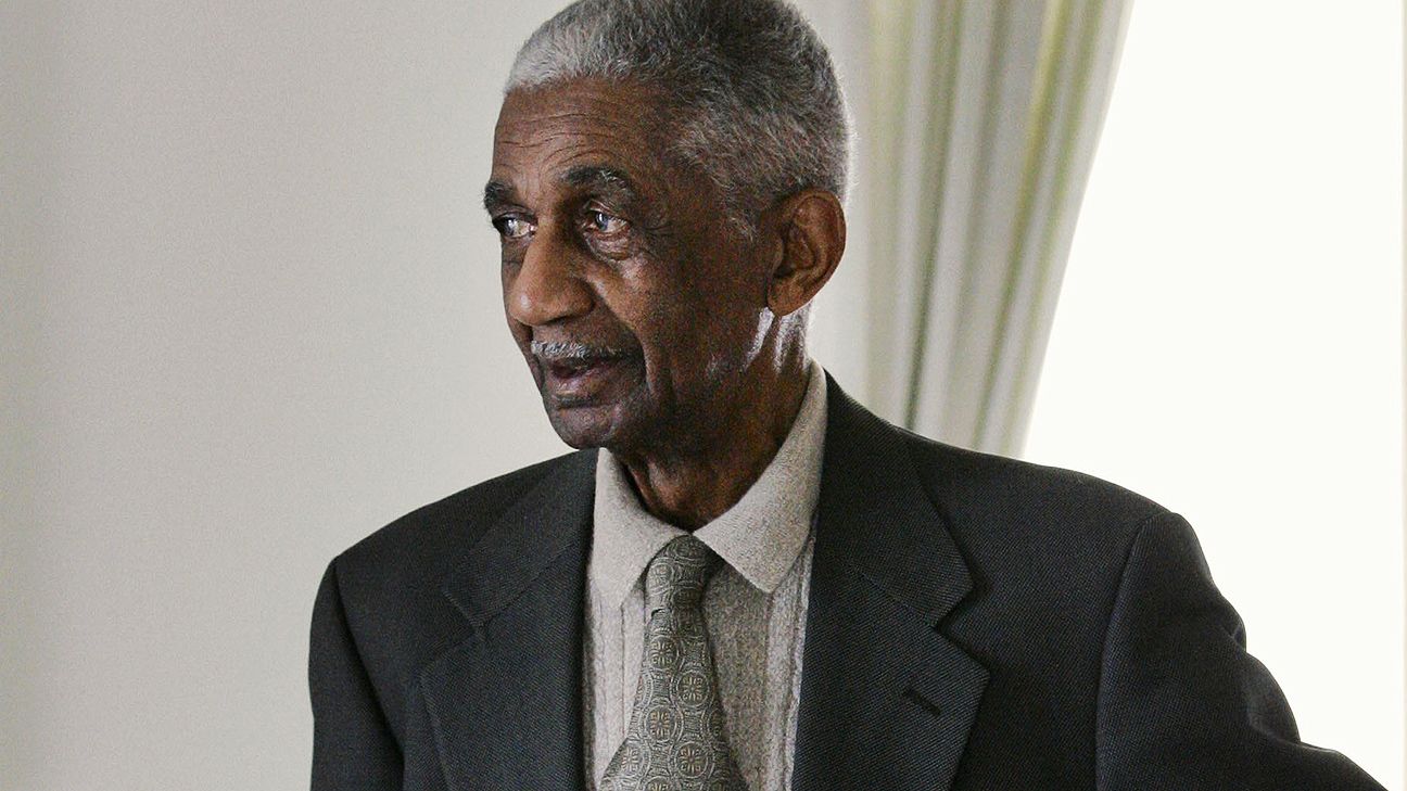 Harlem Globetrotters dribbling legend Marques Haynes dies at 89 - ESPN