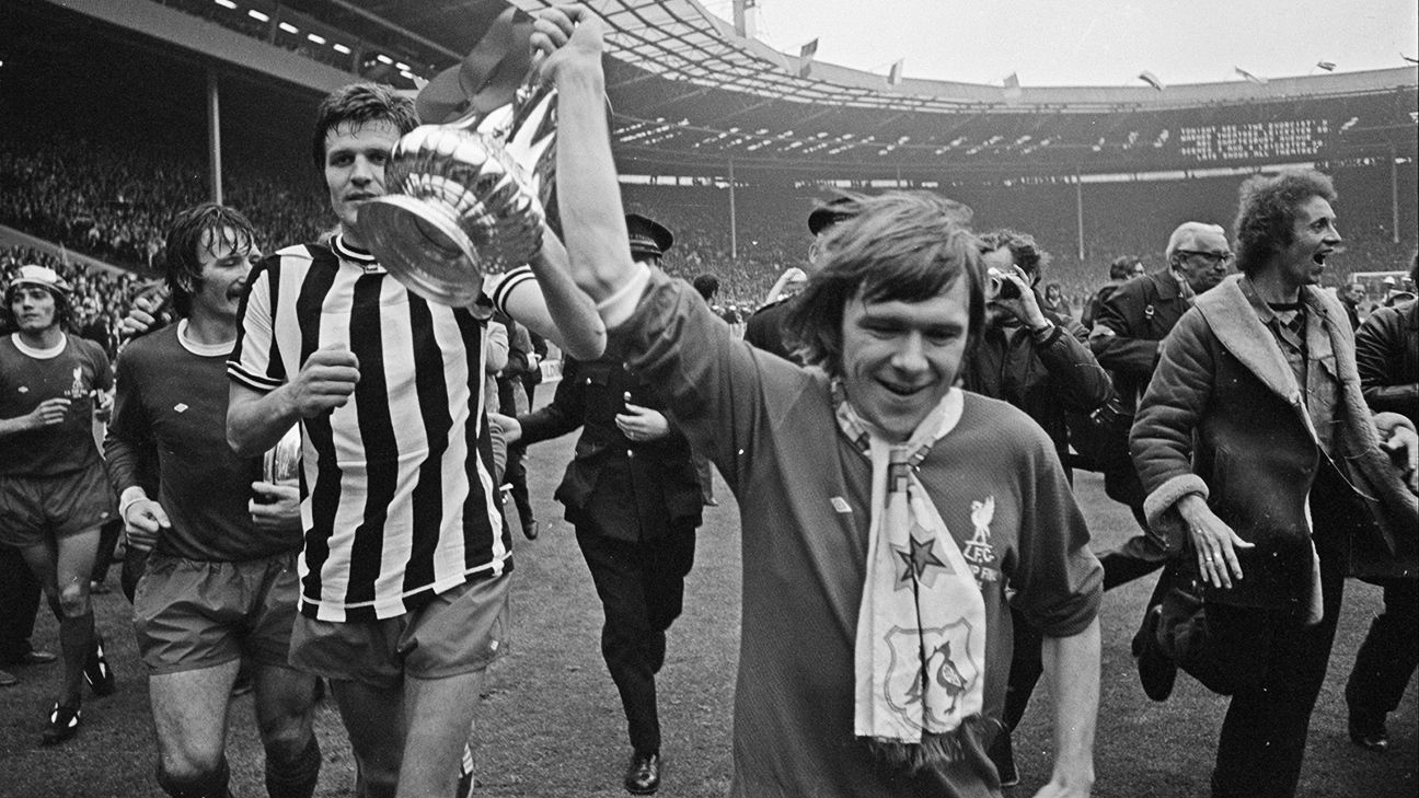 Brian Hall, former Liverpool midfielder, dies at age 68 - ESPN