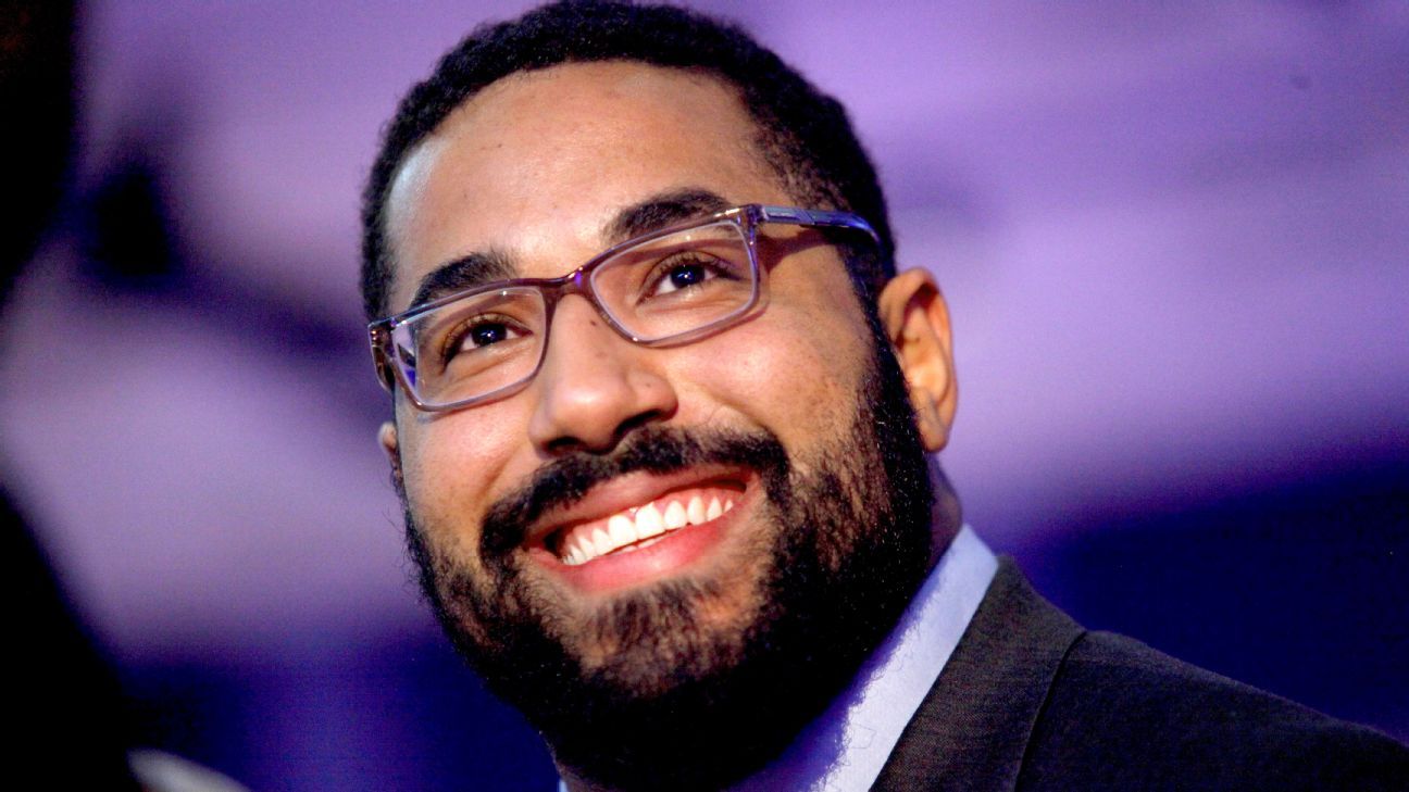 Ravens' John Urschel gets straight A's in four PhD courses at MIT ...