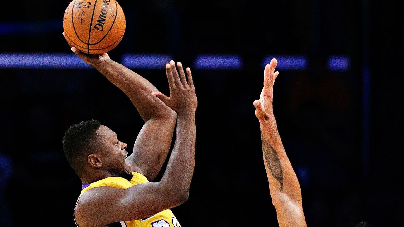 Los Angeles Lakers' Julius Randle showing off handles in preseason ...