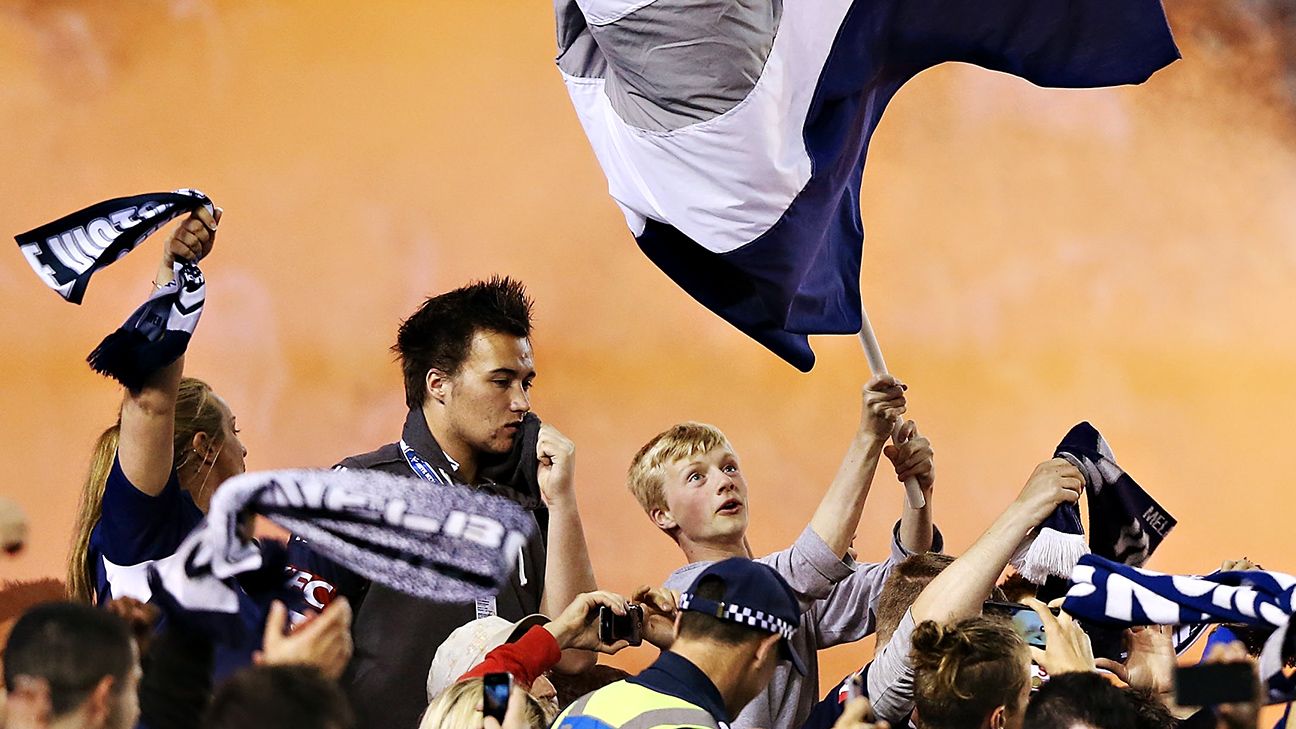 Victoria consider flare ban to control A-League crowds - ESPN