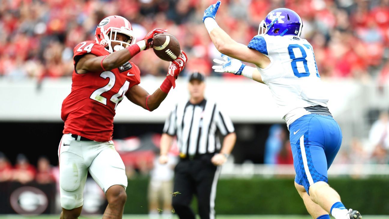 Kentucky Wildcats tight end C.J. Conrad has season-ending foot injury ...