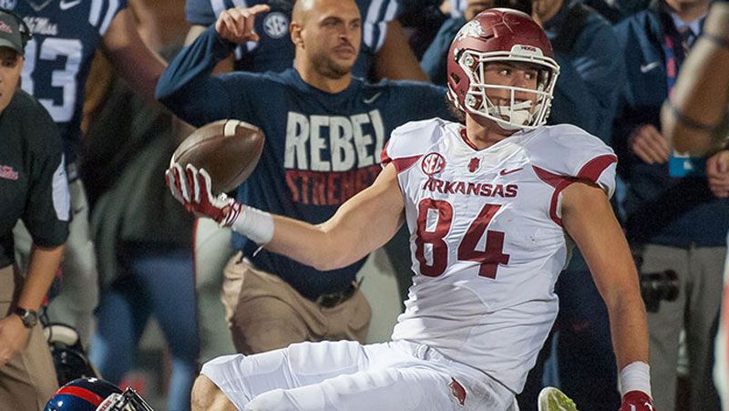 Razorbacks' Henry is John Mackey Award winner