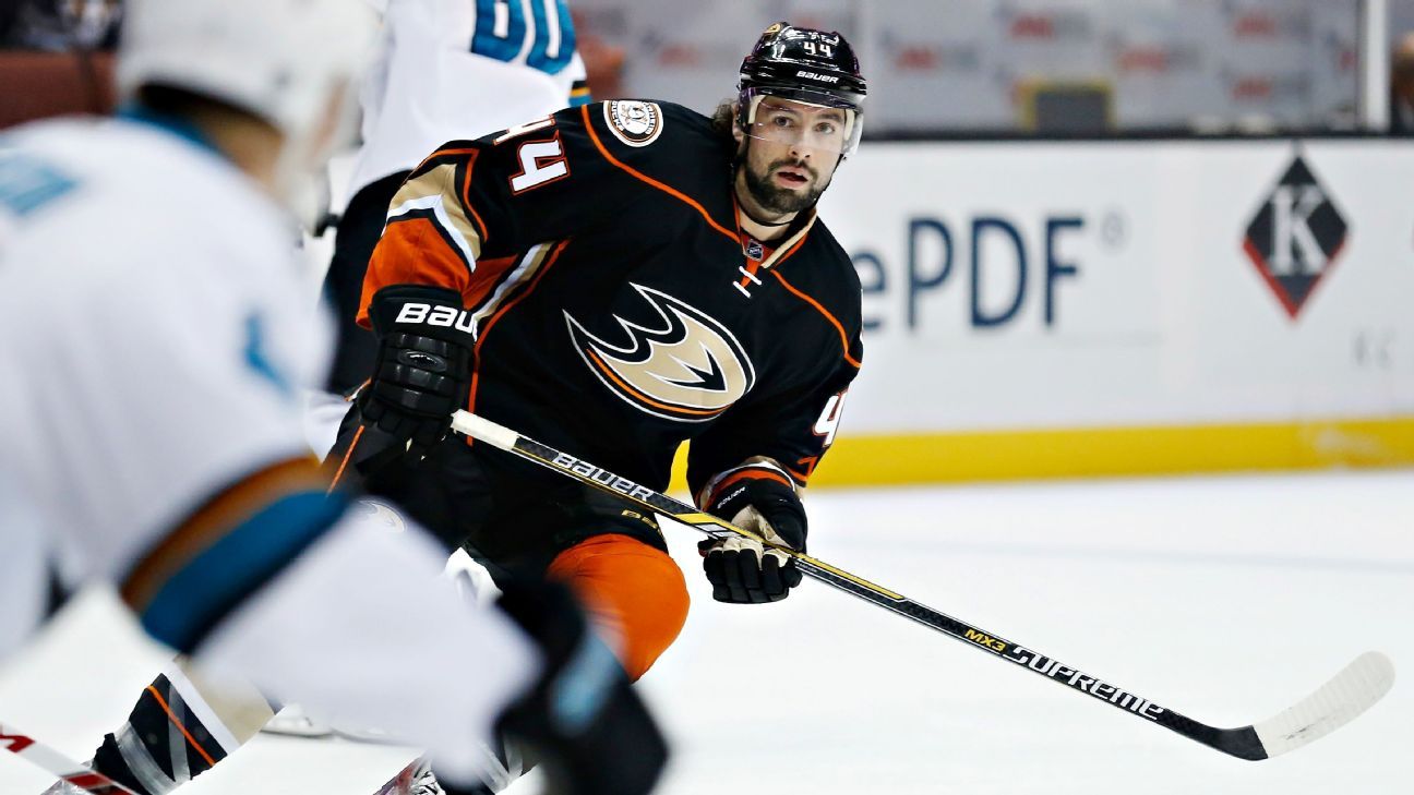 Nate Thompson of Anaheim Ducks out several months with torn Achilles - ESPN