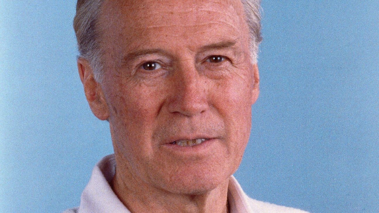 Johnny Bach, former Bulls assistant, dies at age 91 - ESPN