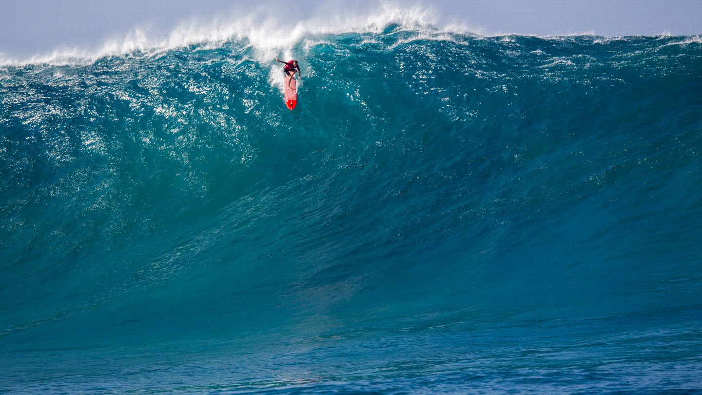 Pretty crazy surfing pictures from Jaws on Maui last week.