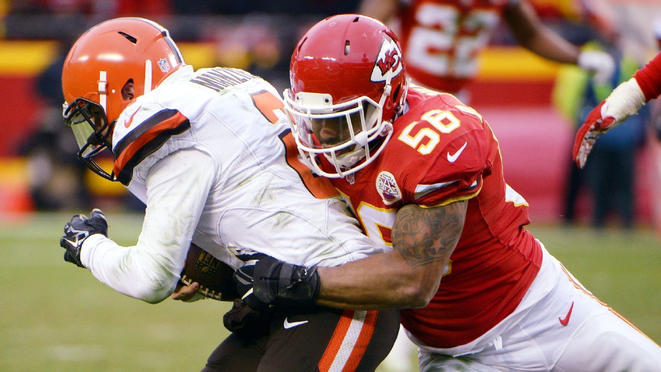 Kansas City Chiefs re-sign linebacker Derrick Johnson to three-year ...