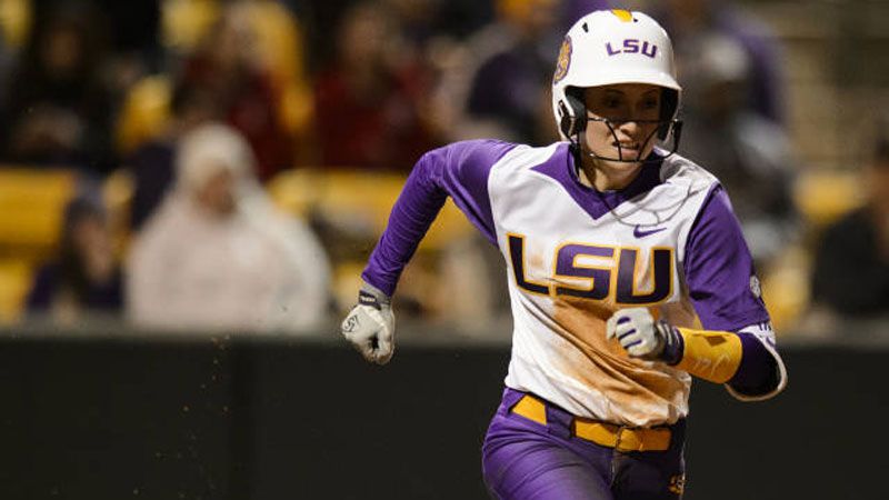 LSU upends UCLA, 10-5