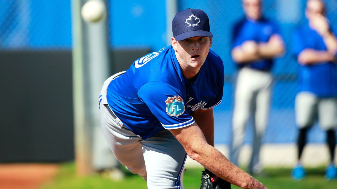 Reliever Gavin Floyd gets minor league deal with Toronto Blue Jays - ESPN