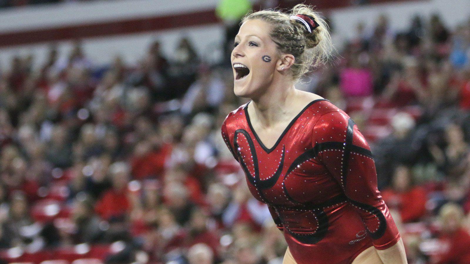 Rogers notches 10.0 as Gymdogs place second