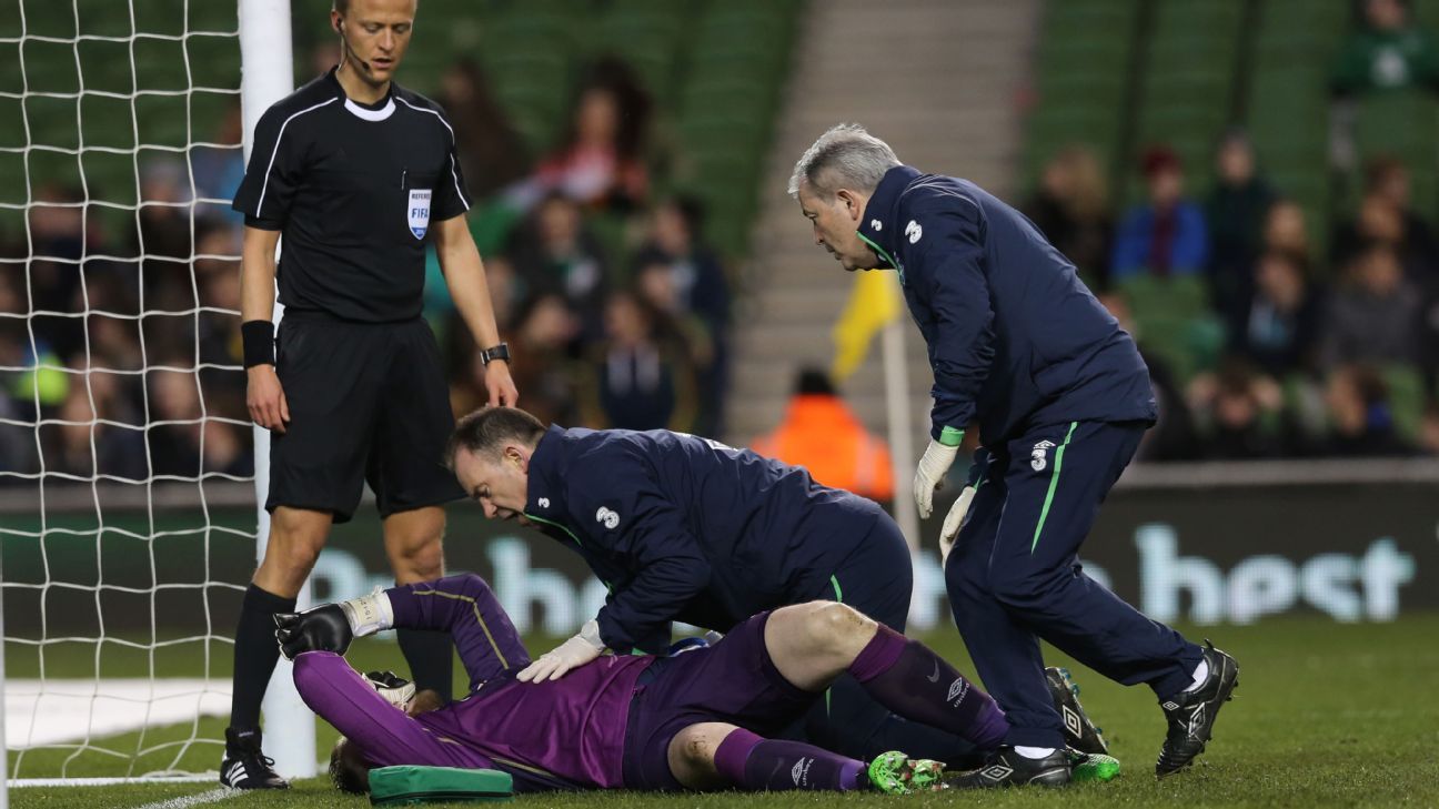 Newcastle keeper Rob Elliot suffers 'serious knee injury' with Ireland ...