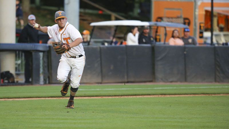 Vols clinch 5-3 win over Bruins