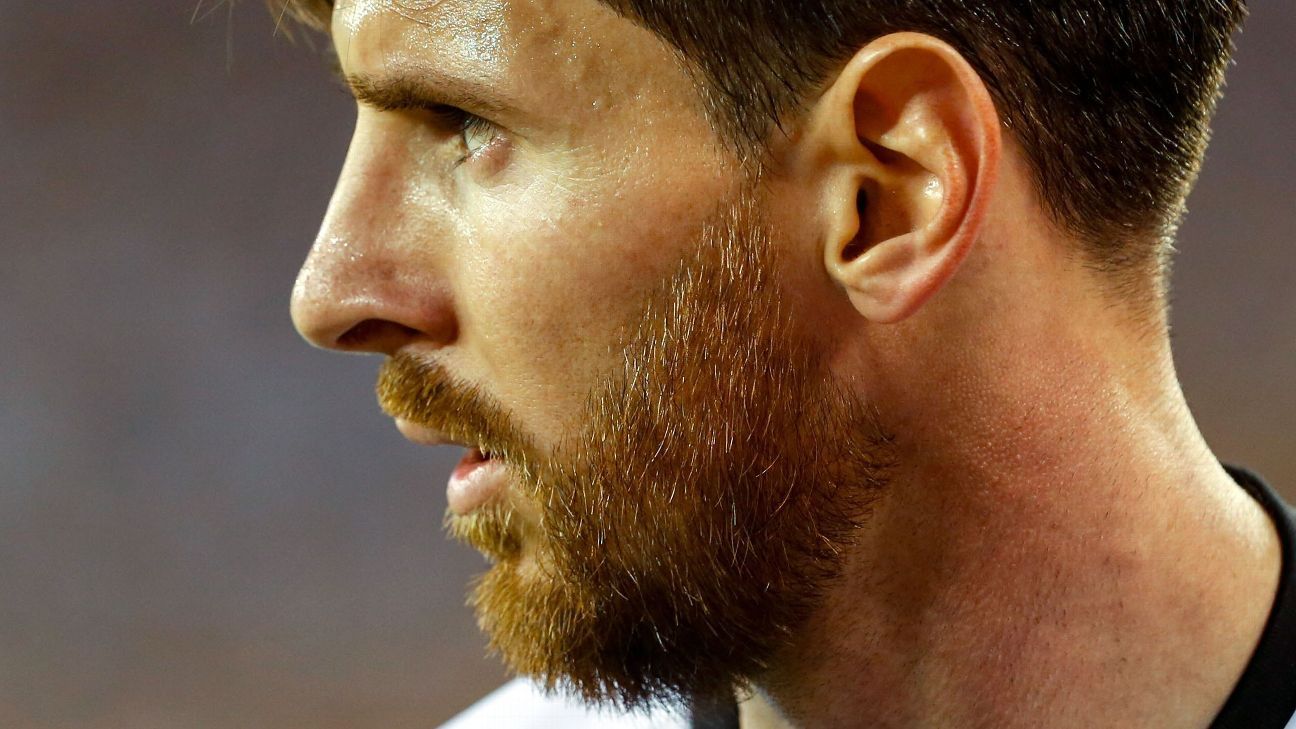 Barcelona's Lionel Messi goes platinum blond for new season - ESPN