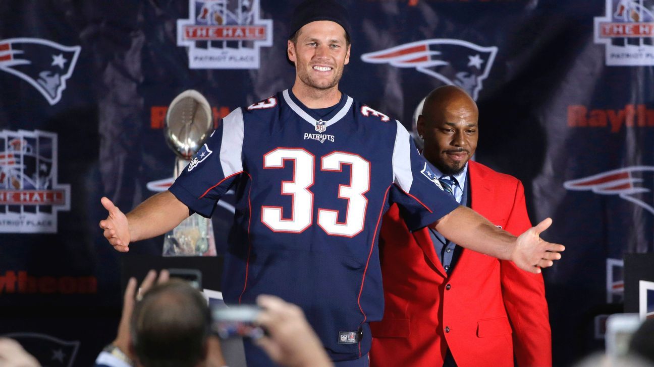 Loyalty and respect spark Tom Brady's brief return to the spotlight ...