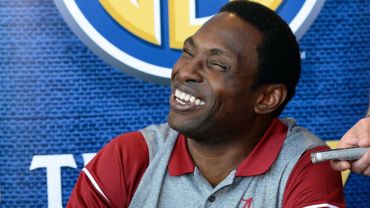 Alabama Crimson Tide give men's basketball coach Avery Johnson two-year ...