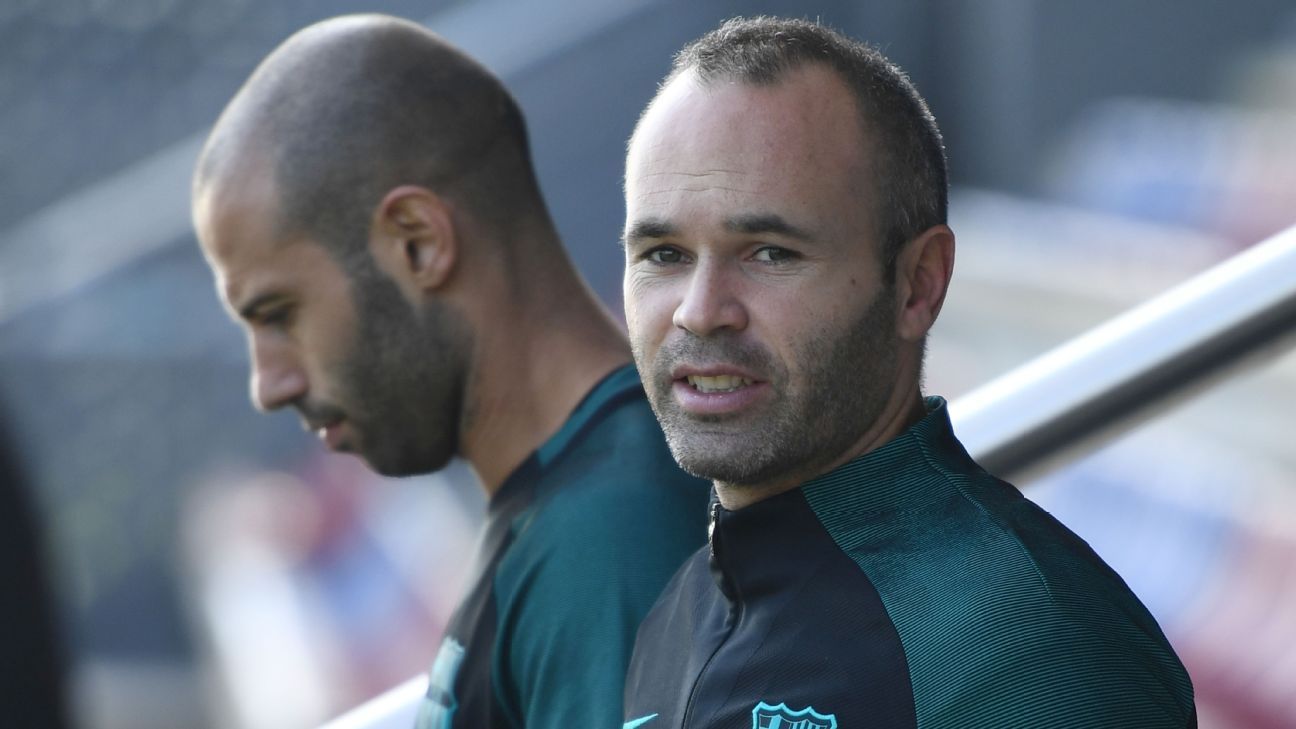 Barcelona captain Andres Iniesta returns to training after injury - ESPN