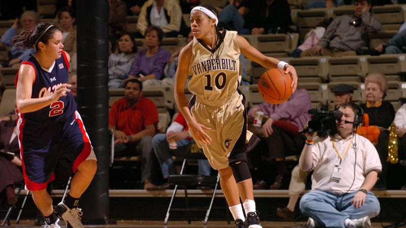 SEC Women's Legends Spotlight: Dee Davis