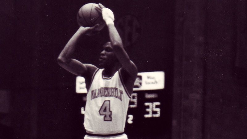 SEC Basketball Legends Spotlight: Barry Booker
