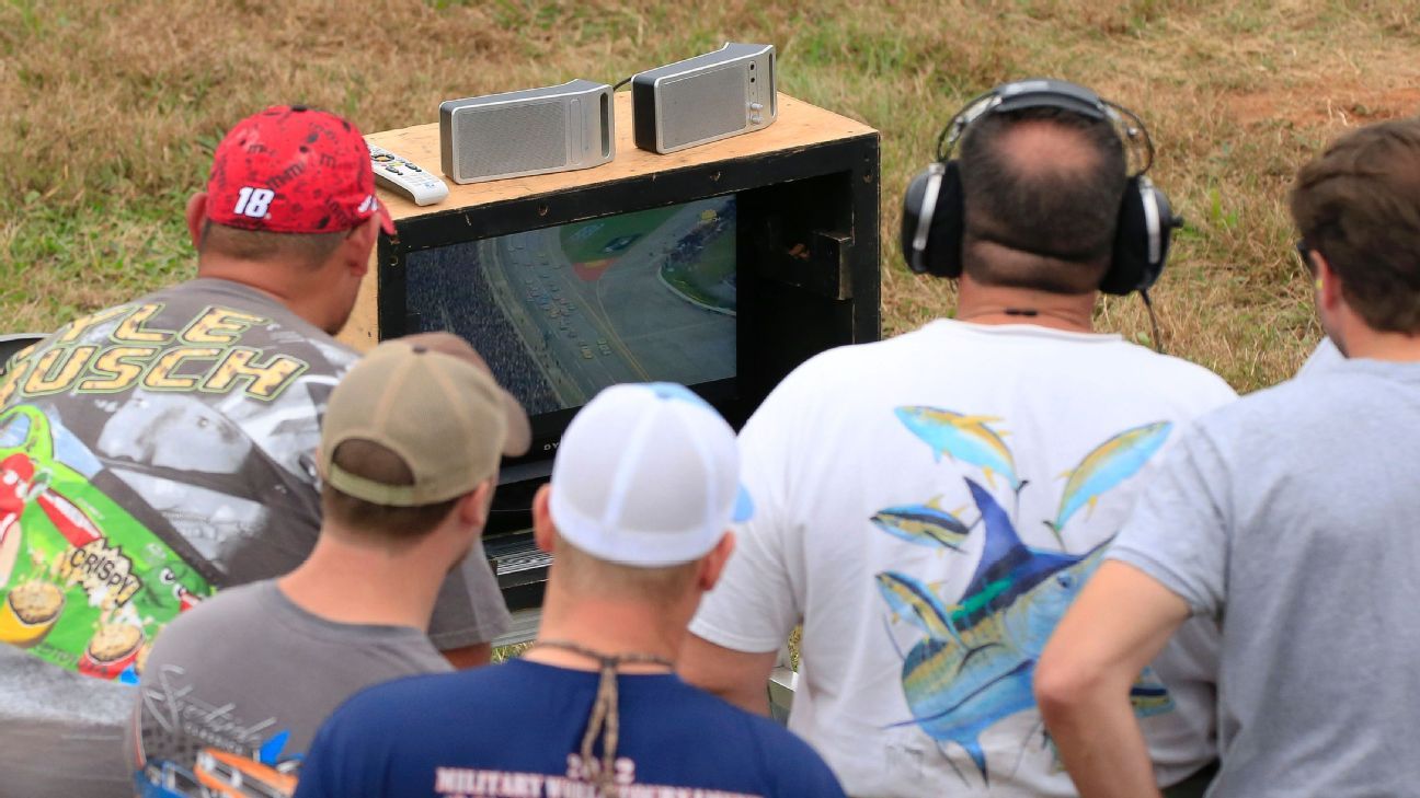 NASCAR debuts Live VR - ESPN