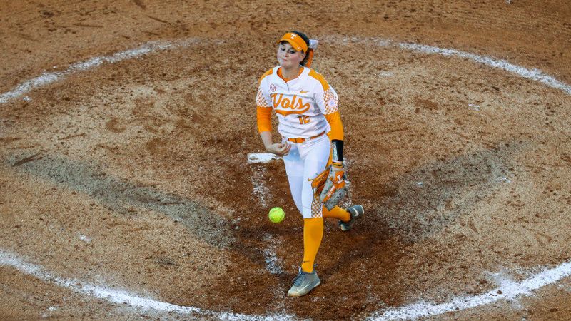No. 15 Vols hit walk-off single to win