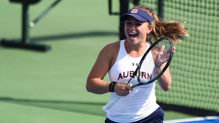 Auburn battles back against Arkansas