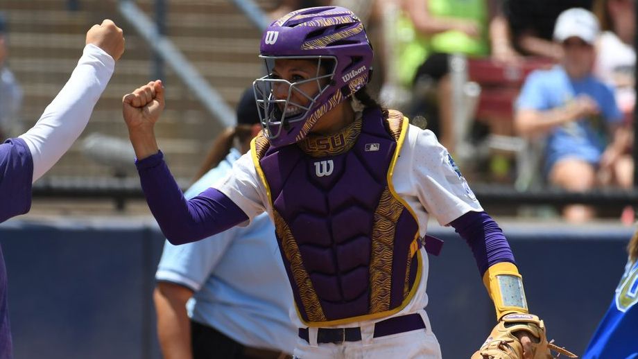 LSU defeats UCLA in WCWS