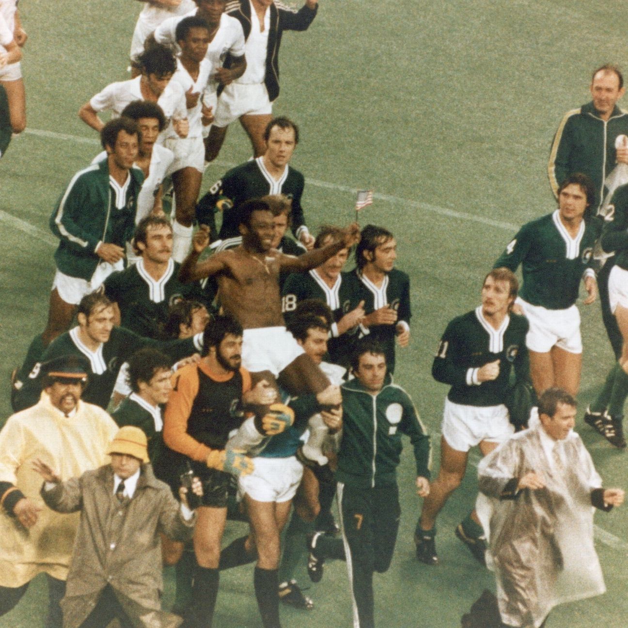 Tal día como hoy en la historia Latina: Se retira el gran Pelé - ESPN