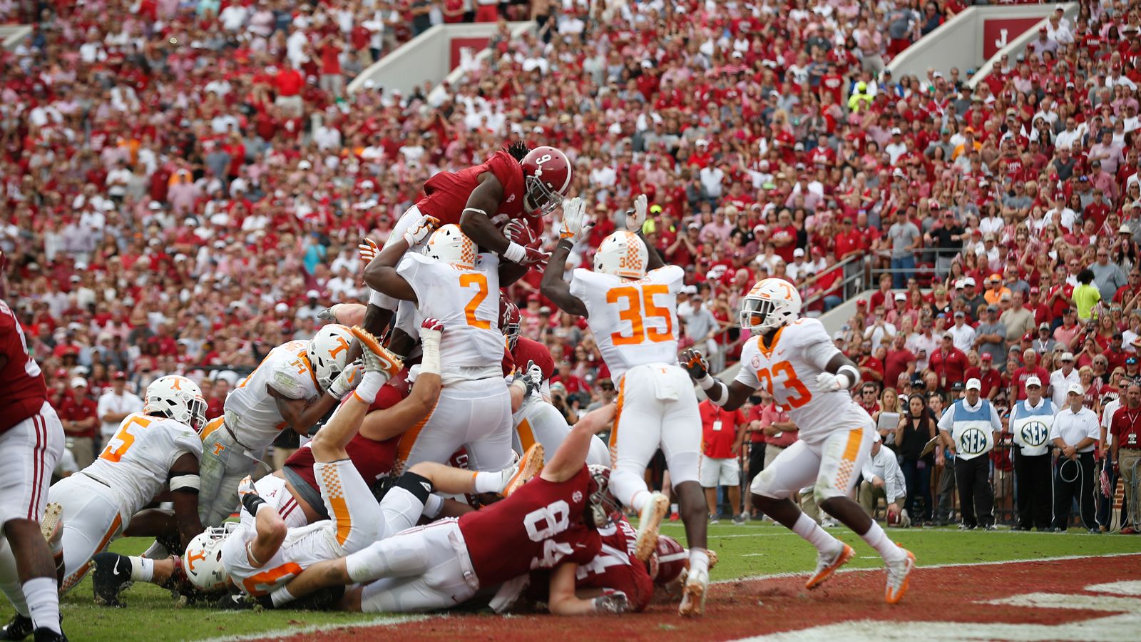 No. 1 Alabama runs past Tennessee 45-7