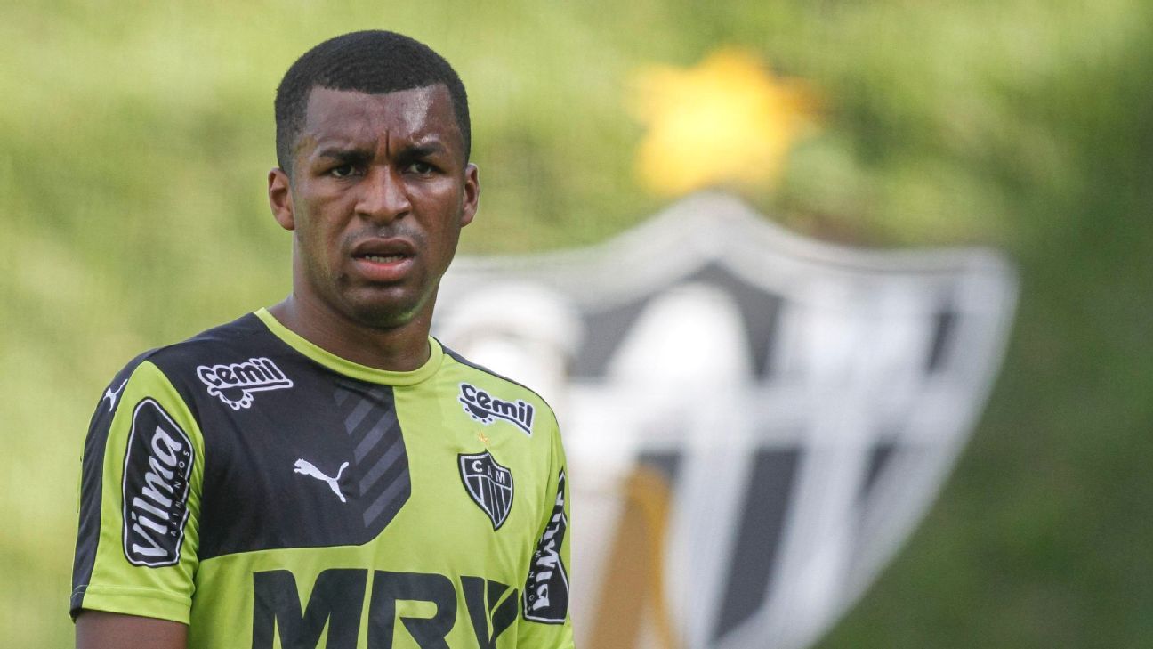 Erazo, ex-Flamengo e Vasco, não passa em exames, e transferência para ...