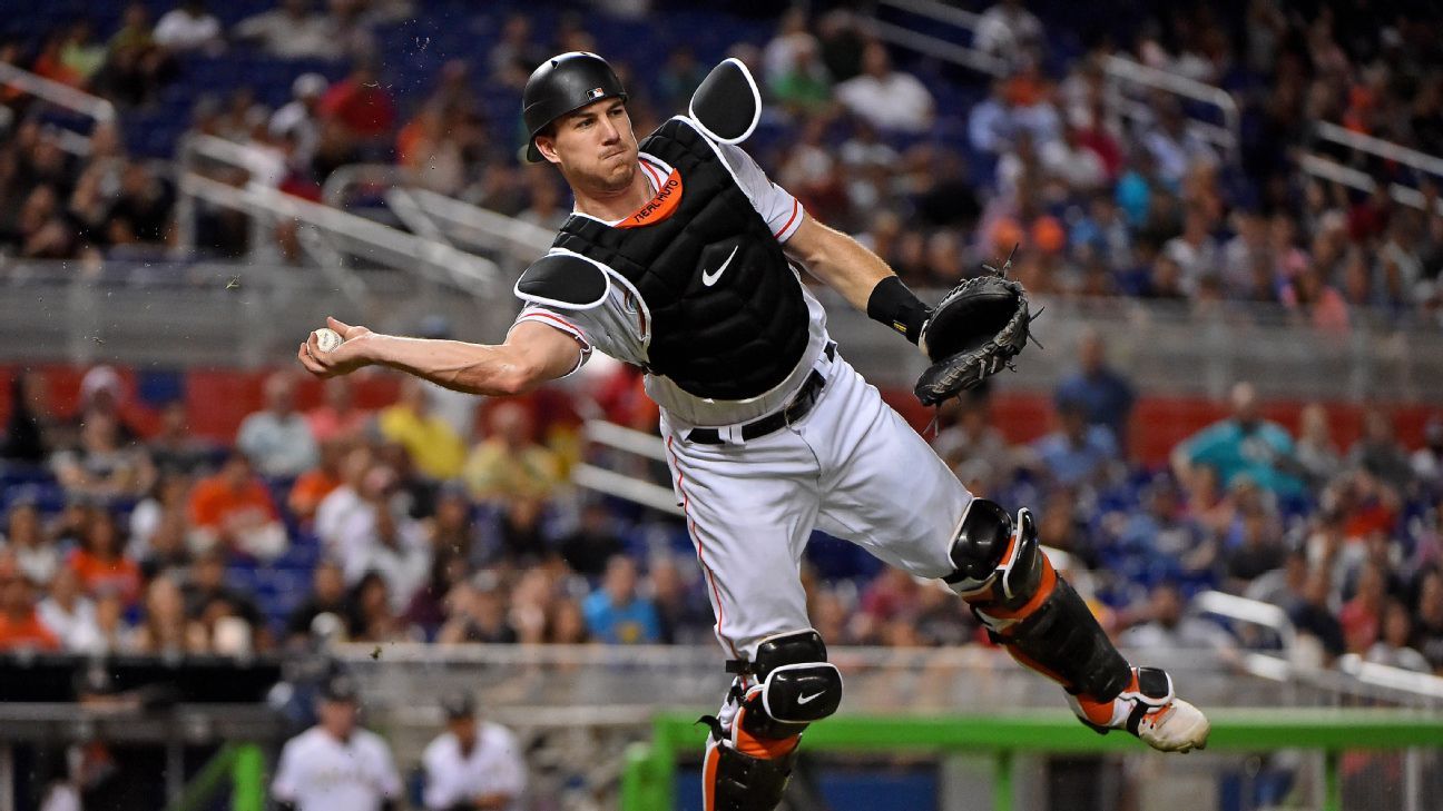 Marlins catcher J.T. Realmuto shines in first action of season - ESPN
